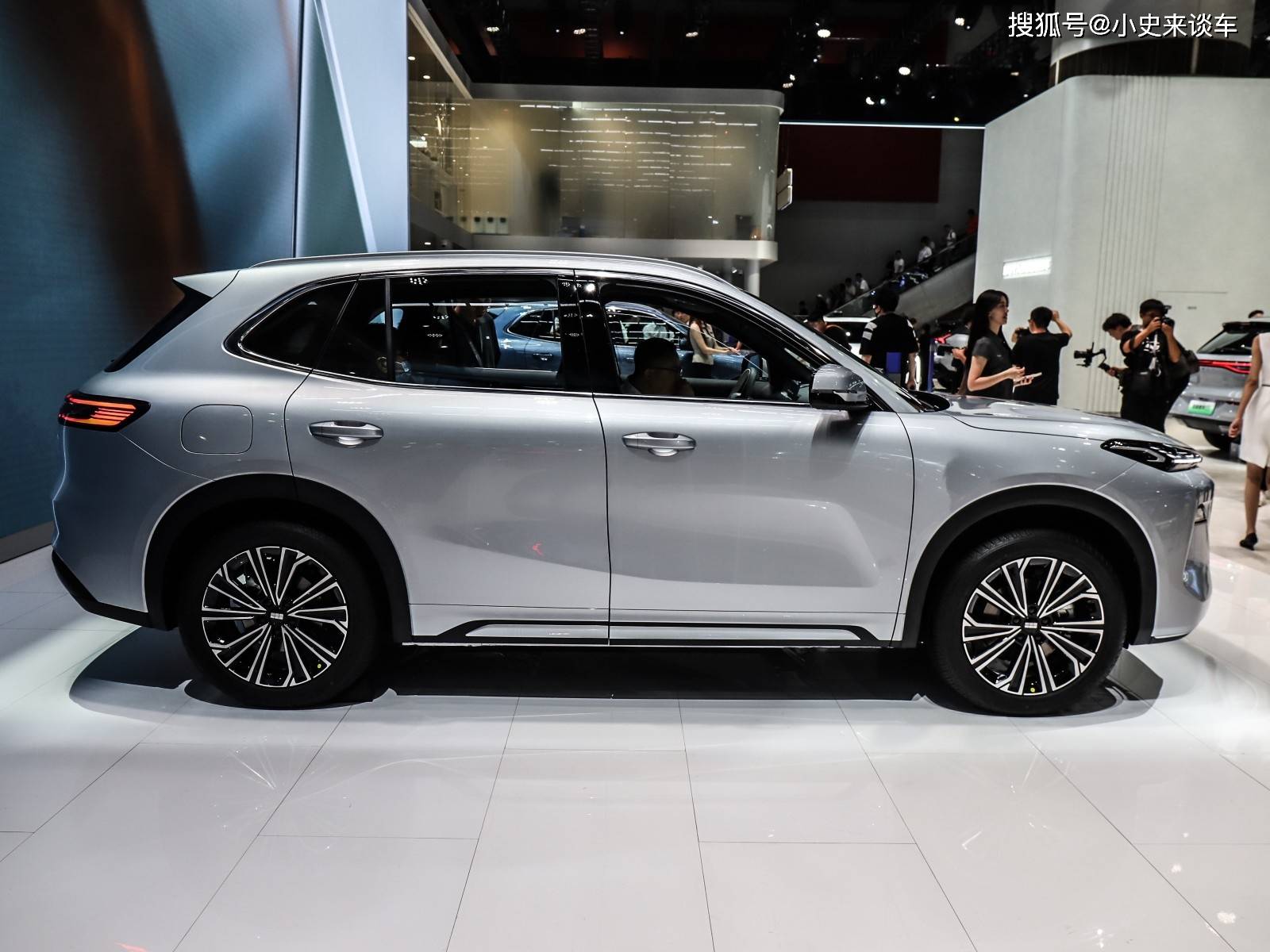 插混版“理想L7”广州车展亮相！预售10.98万起，外观豪华很亲民_搜狐汽车_搜狐网