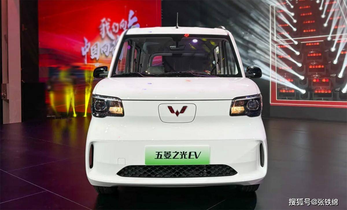 全新五菱之光EV实车亮相，车长3685mm，4座，侧滑门，后排能放平_搜狐汽车_搜狐网