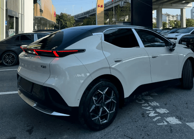 基于SEA浩瀚架构精心打造，领克Z20诠释“性能小钢炮”精髓_搜狐汽车_搜狐网