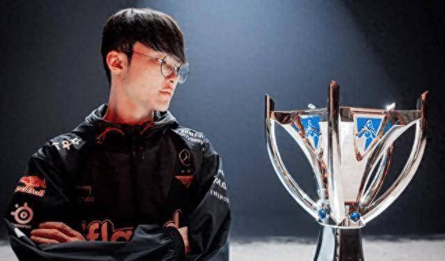 Faker都看不懂369的操作，回放四遍也不知道他开金身在躲什么技能_加里奥_比赛_赵信