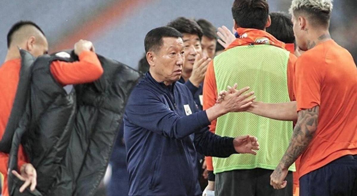 轰75分28板11助！女篮四巨头联手太强了：全华班掀翻双外援_比赛_四川_WCBA