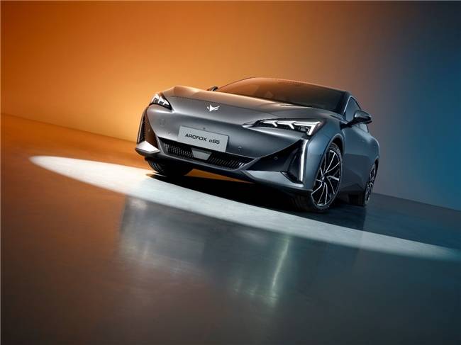 极狐阿尔法S5，16万级唯一800V纯电轿跑解锁百万级价值_搜狐汽车_搜狐网