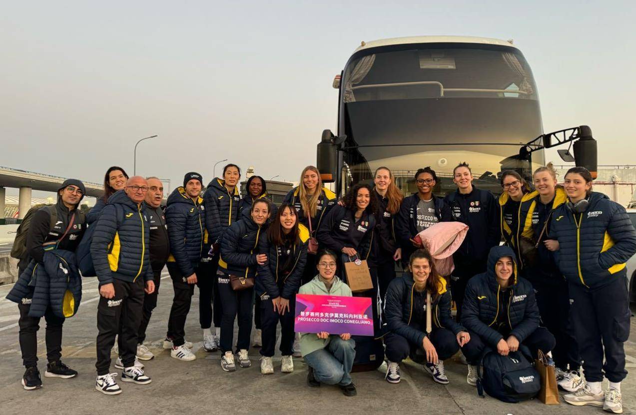 女排世俱杯开打！17日CCTV5直播2场对决，李盈莹、朱婷率队出战_科内利亚诺_天津女排_实力