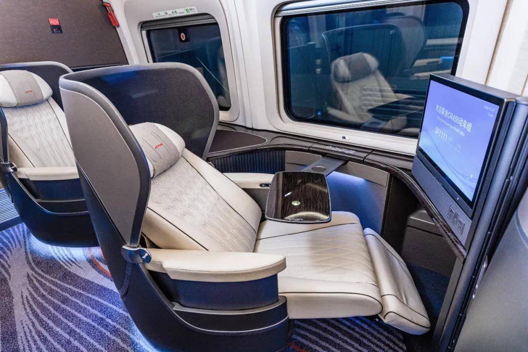 两款CR450型动车组的设计细节你都了解吗？_车长客_中国_一等