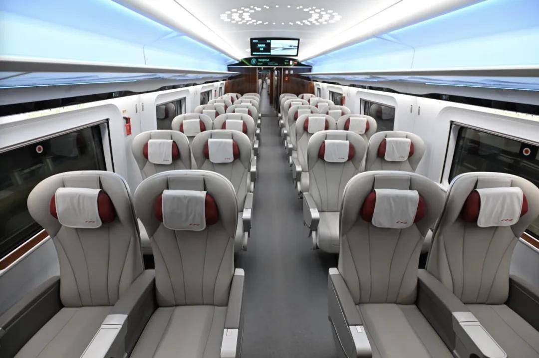 两款CR450型动车组的设计细节你都了解吗？_车长客_中国_一等