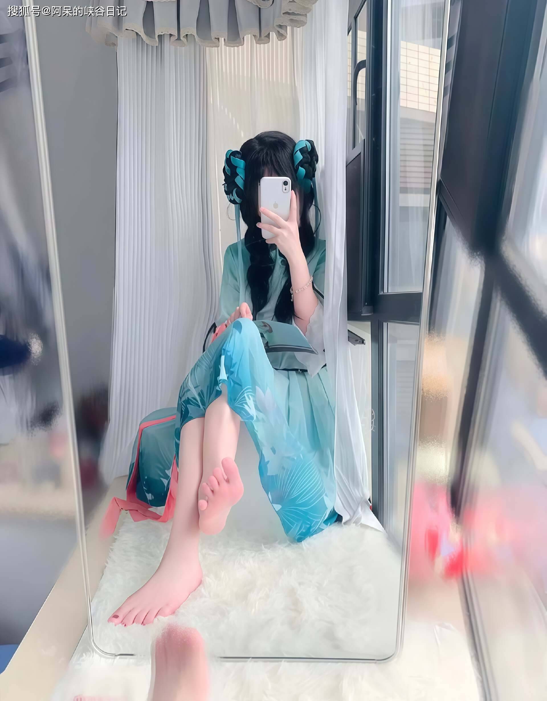 王者COS：小萝莉COS西施，娇小玲珑巨可爱，玉足好小一只_Coser_江南_美少女
