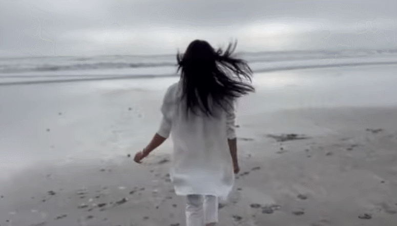 梅根高调复出当网红，疯传和哈里要离婚？一年百万置装费是凯特10倍…_Duchess_账号_网友