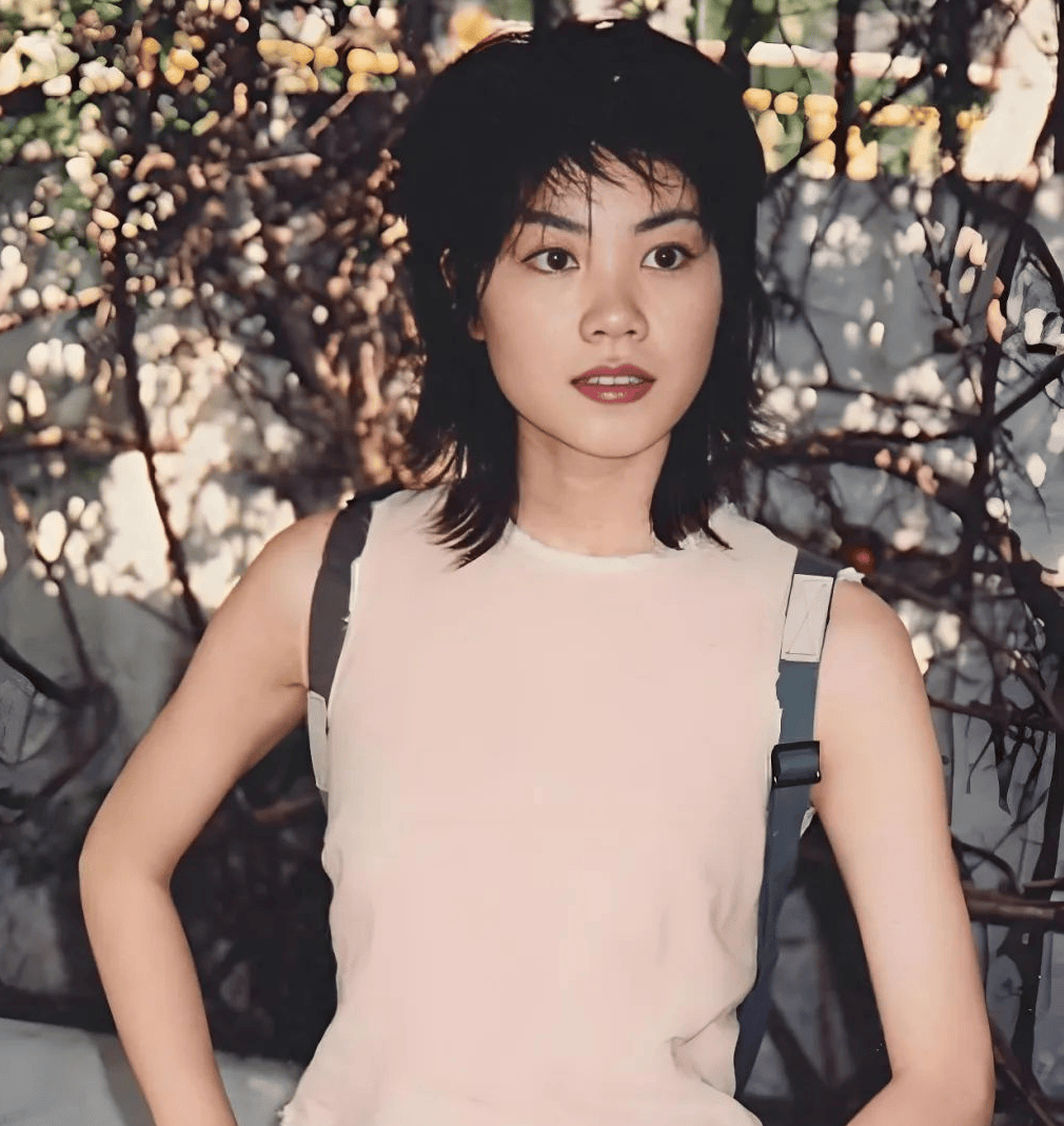 王菲年轻时原来这么美！看完94年的照片，才明白张柏芝为何比不过她_谢霆锋_魅力_个人