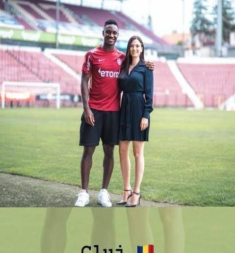 美女经纪人晒与马莱莱的多张合照：我们已经一起去过了这么多地方_Rullo_Angela_球员