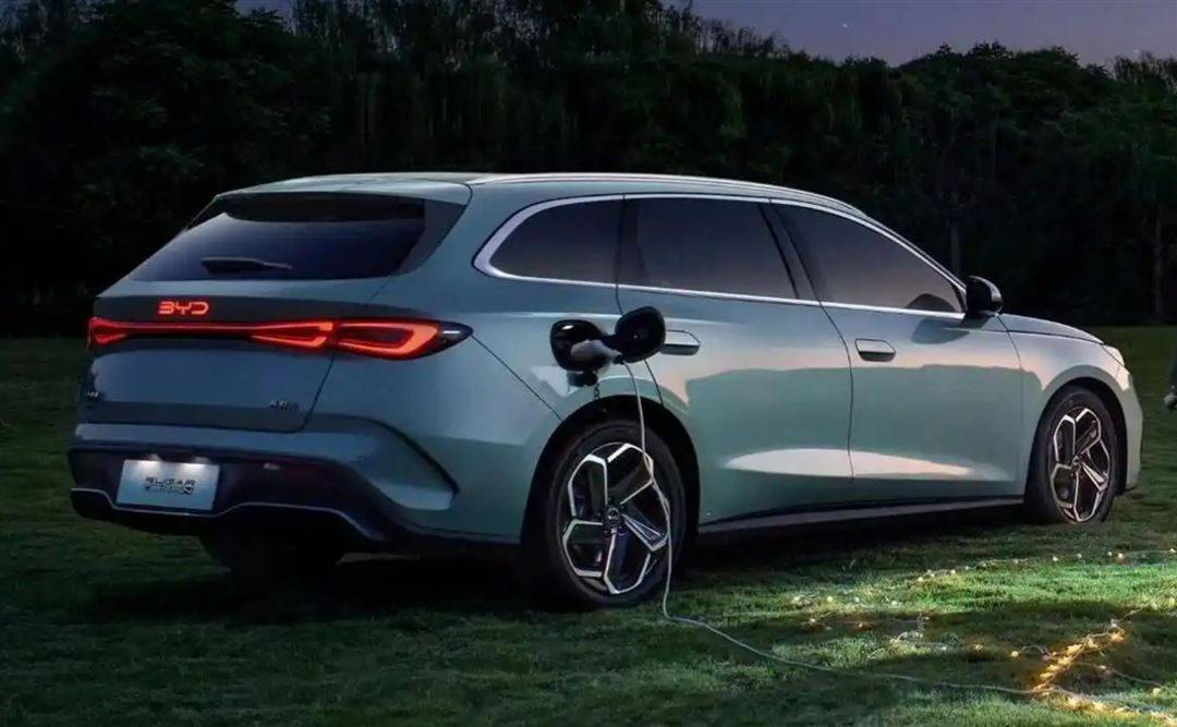 比亚迪海豹06 DM-i旅行版，2025年最有性价比的旅行车？_搜狐汽车_搜狐网