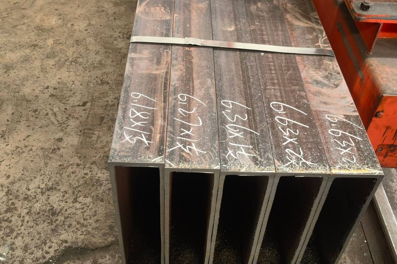 玻璃幕墙用Q235B直角方管玻璃幕墙Q235B直角方矩管_应用_管在_钢材