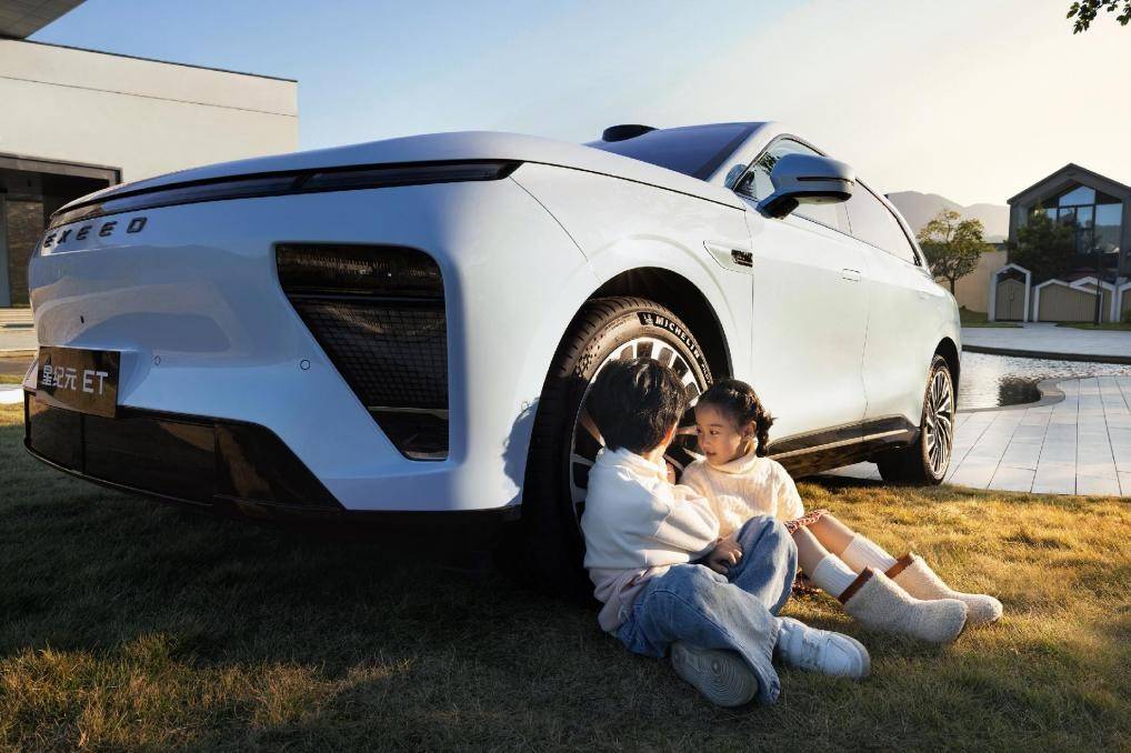 新能源SUV对决：星纪元ET与理想L7，谁能赢得你的青睐？_搜狐汽车_搜狐网