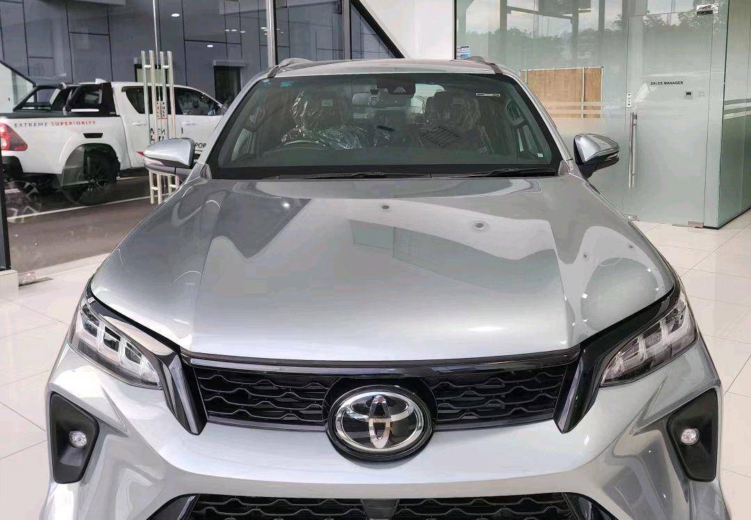 丰田全新中型越野SUV曝光！或不足20万起配大七座，搭载2.8T轻混_搜狐汽车_搜狐网