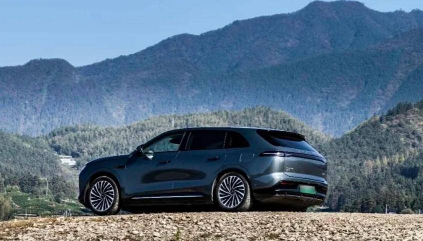 星纪元ET与理想L7：新能源SUV的巅峰对决，谁将问鼎续航与性能之冠？_搜狐汽车_搜狐网