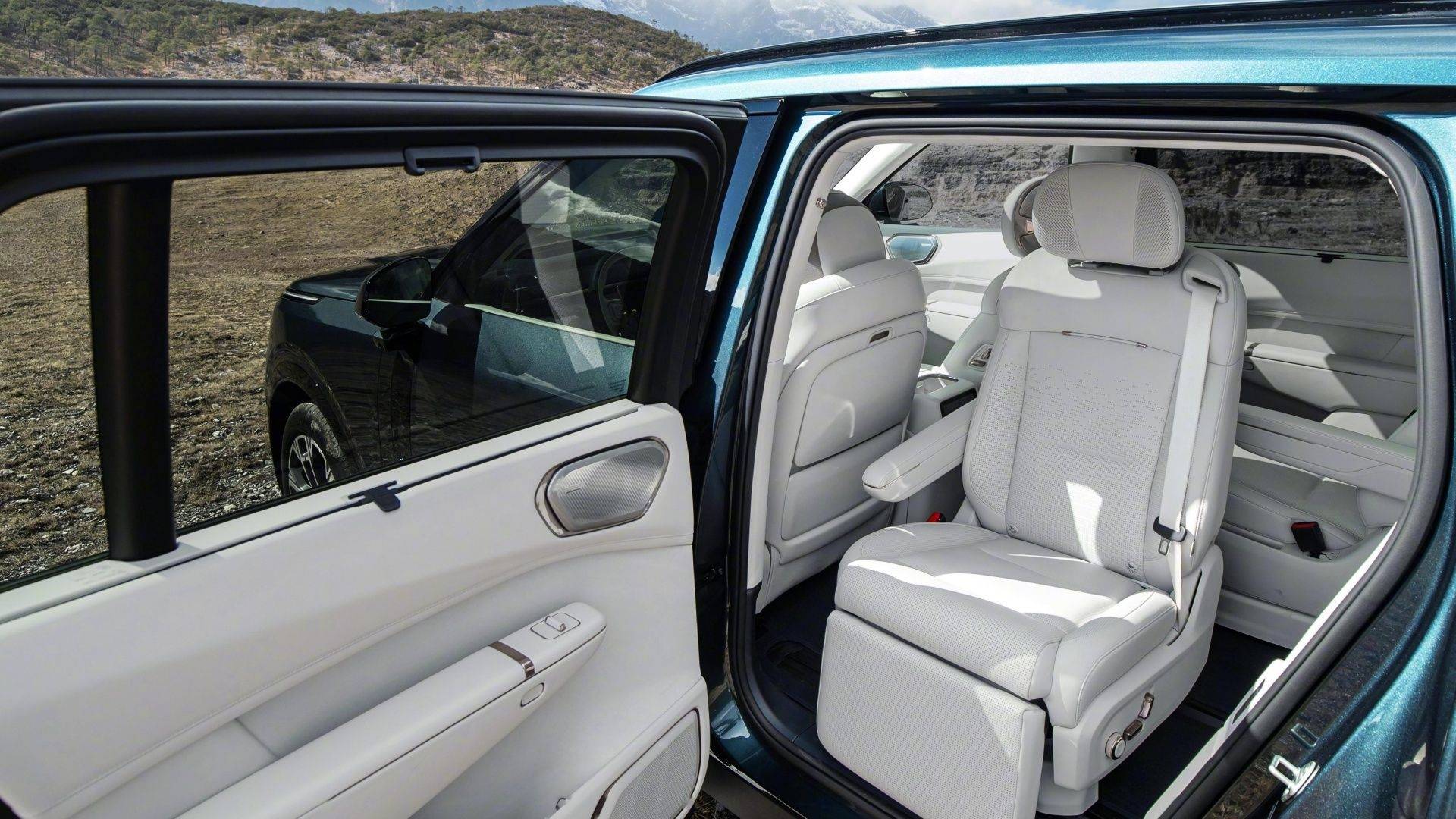 领克900用1小时破万的大定告诉深蓝S09：大六座SUV应该这么造！_搜狐汽车_搜狐网