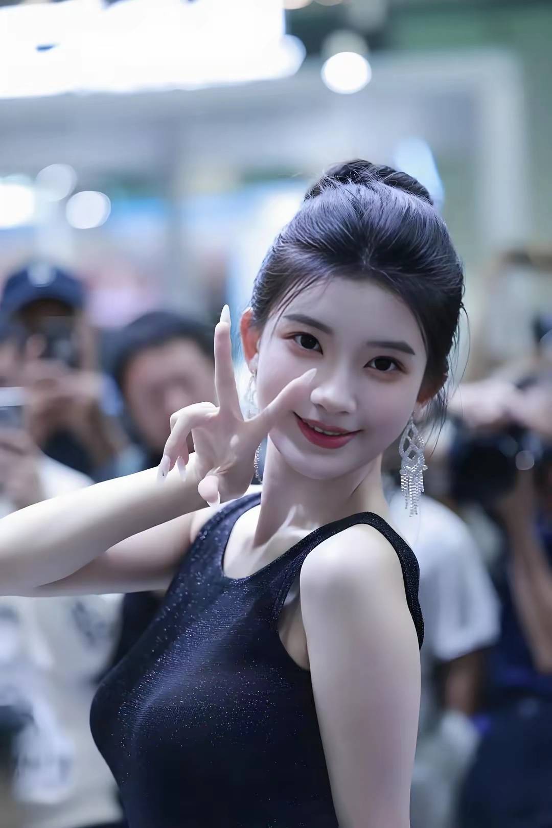 车模BB酱：176cm的惊艳，颜值与身材的完美融合！_身高_魅力_观众