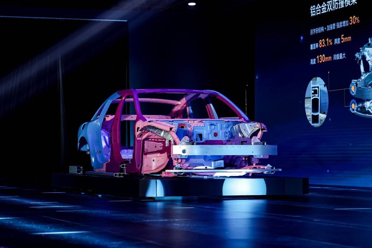 中国C级旗舰轿车，风云A9L硬刚豪华市场_搜狐汽车_搜狐网