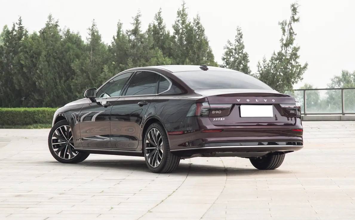 沃尔沃现款S90月销千台，新款升级微不足道，怎么和“56E”竞争？_搜狐汽车_搜狐网