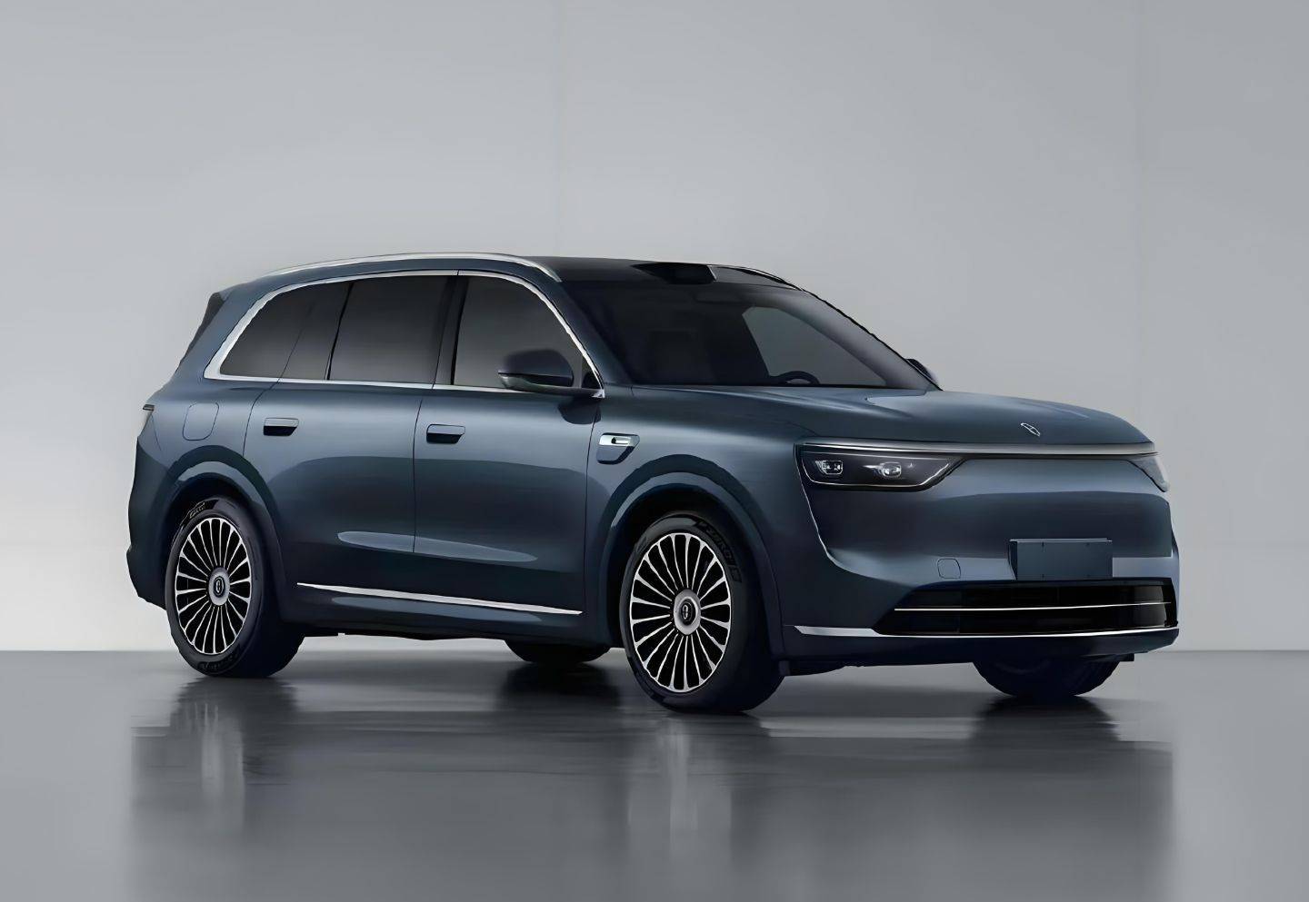 深蓝S09 VS 问界M8：6座家用SUV的终极价值之战_搜狐汽车_搜狐网