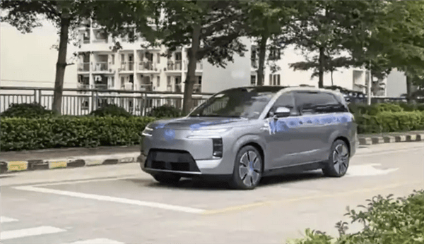 腾势N8L路试谍照曝光，大型SUV来袭_搜狐汽车_搜狐网