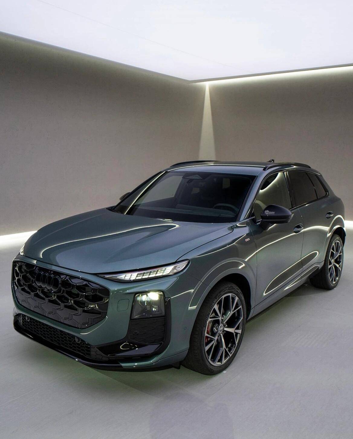 全新一代奥迪Q3实拍，内外看齐新一代Q5L，配怀挡+272马力_搜狐汽车_搜狐网