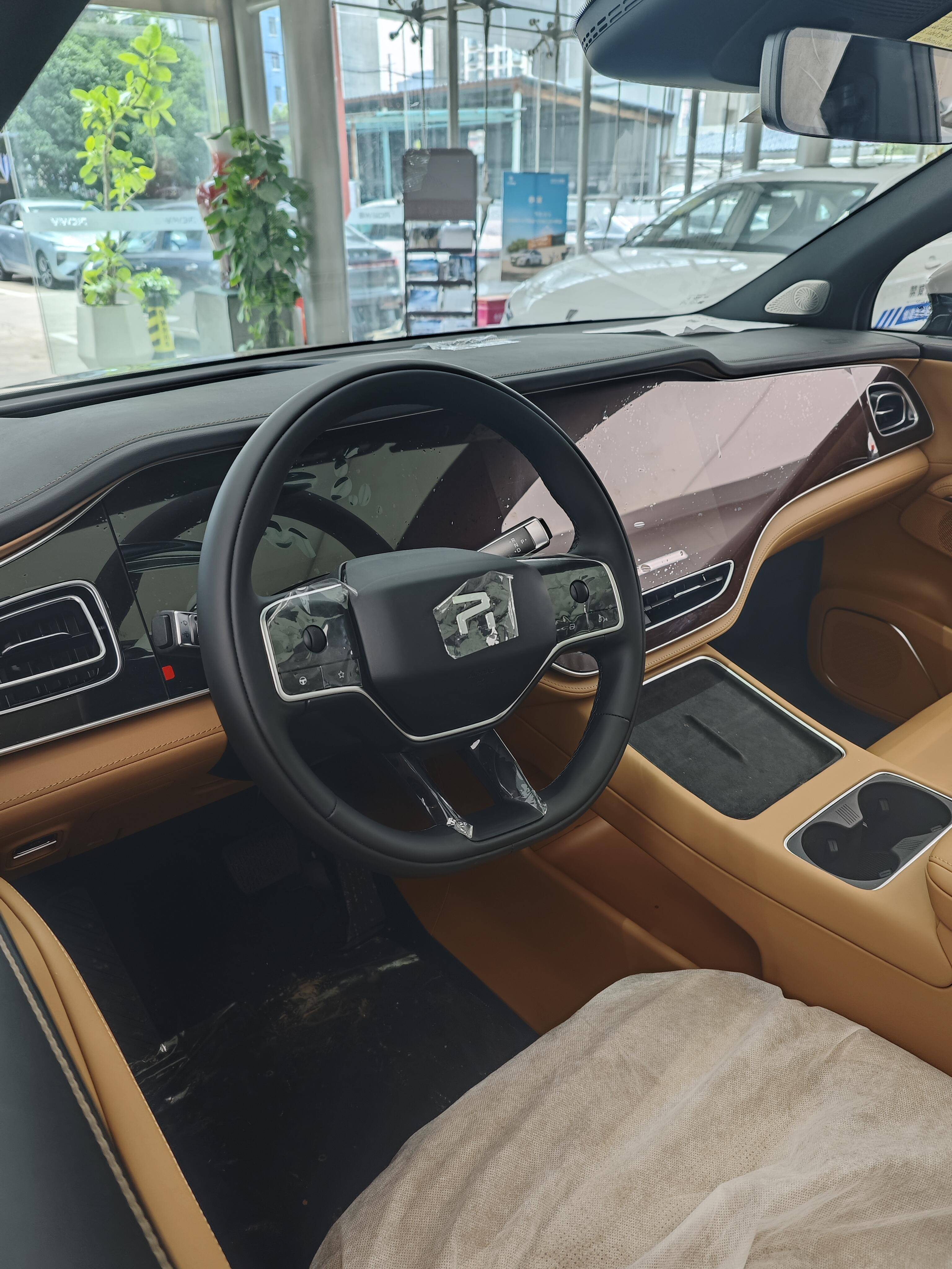 25款飞凡F7/R7实拍，细节调整+新配色，最高245马力+续航730km_搜狐汽车_搜狐网