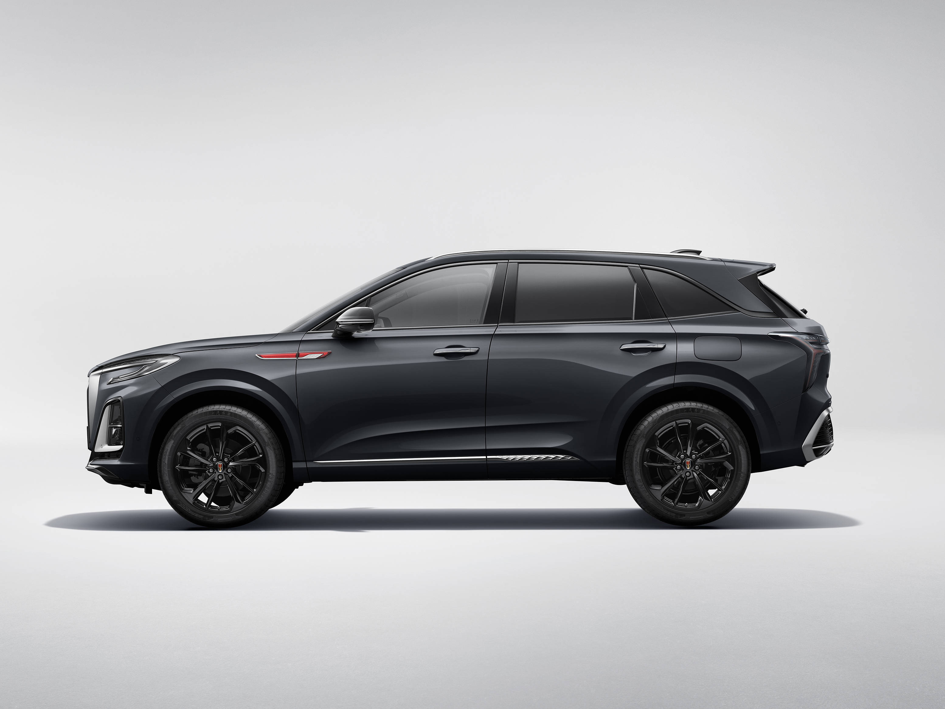 双车起航！2025款红旗HS3 PHEV劲为PLUS版、2025款红旗H6联袂上市_搜狐汽车_搜狐网