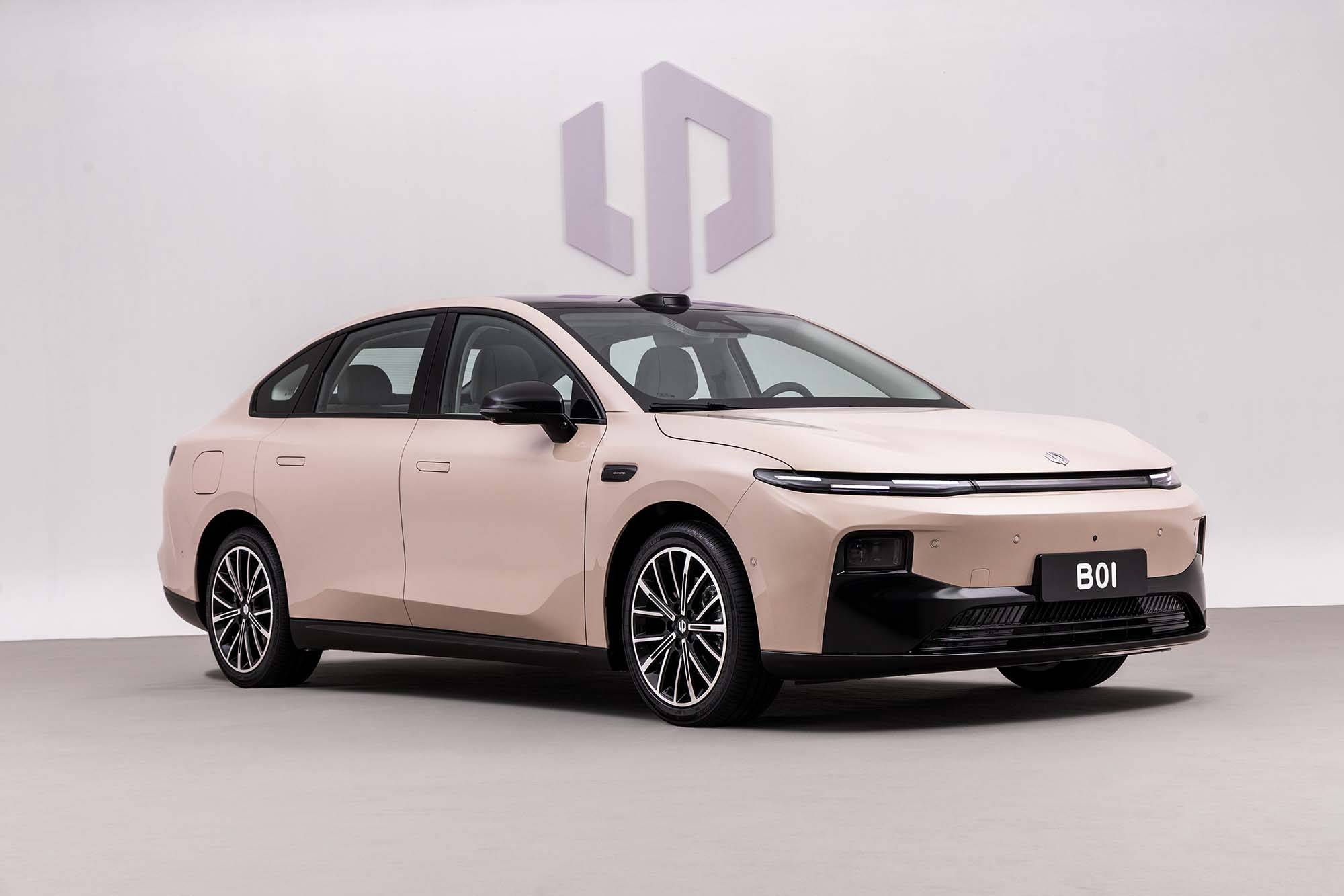 零跑B01开启预售，小鹏MONA M03和比亚迪秦L EV要慌了吗？_搜狐汽车_搜狐网
