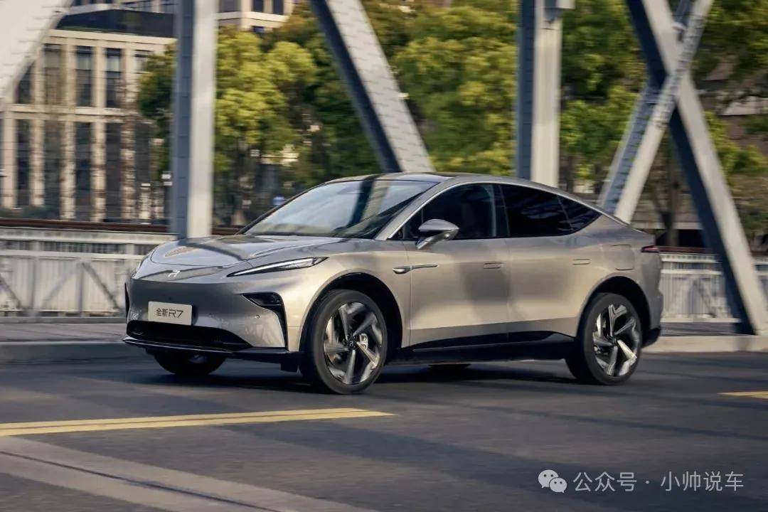 飞凡R7 vs 别克E5：15万拿下中大型纯电SUV，谁才是性价比之王？_搜狐汽车_搜狐网