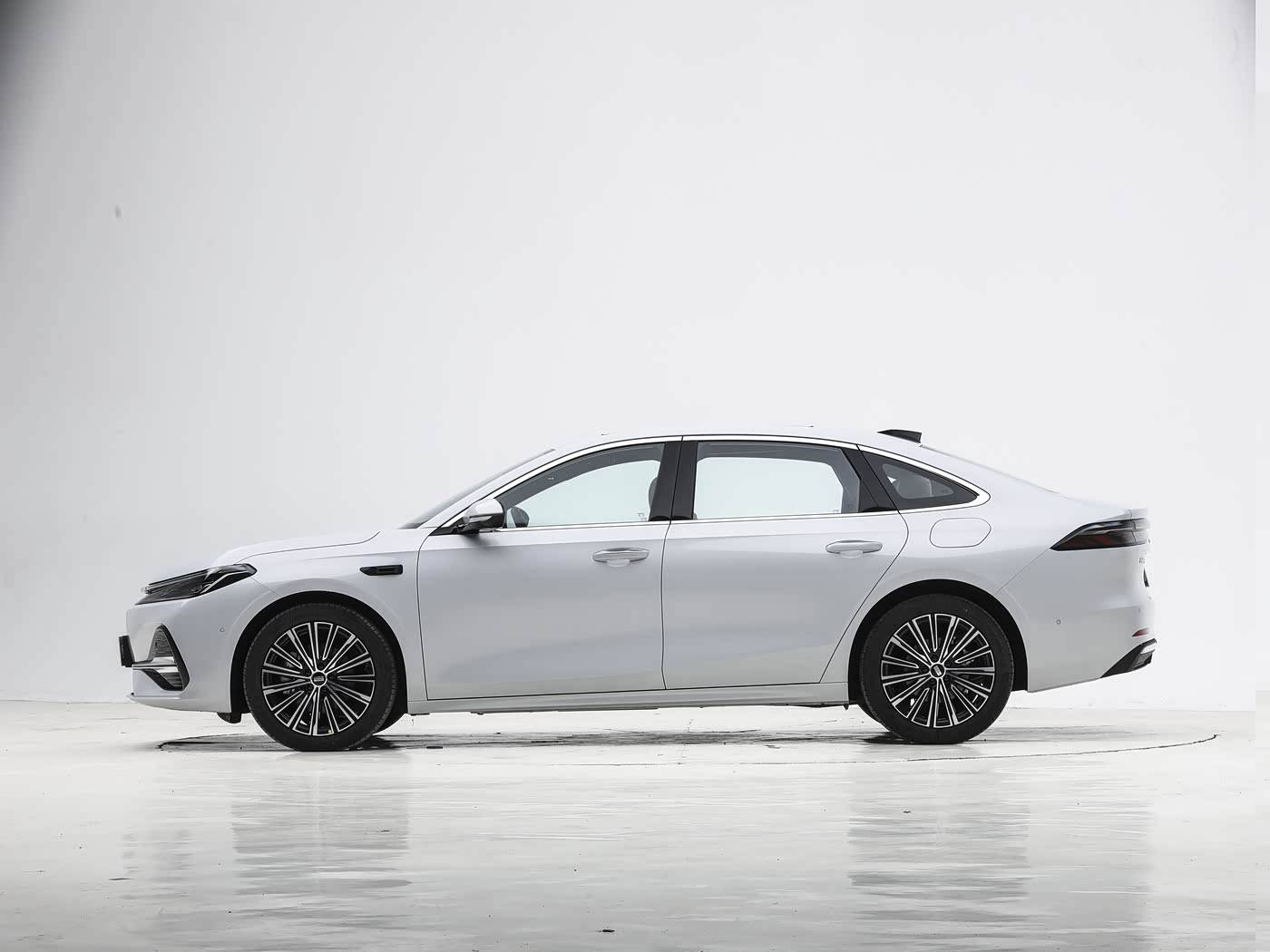 综合续航2100km+ 吉利银河A7预售10.38万起_搜狐汽车_搜狐网