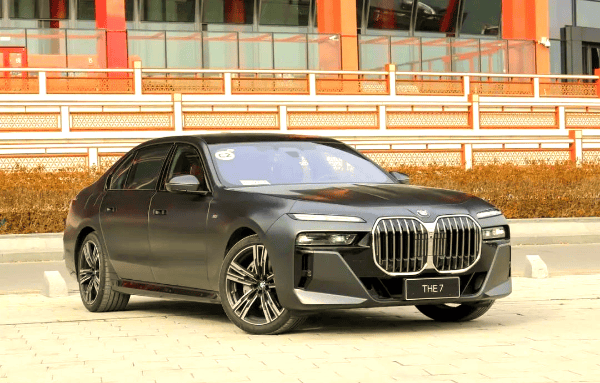 体验宝马7系740Li领先型，3.0T+48V动力强劲，兼顾操控和舒适性_搜狐汽车_搜狐网