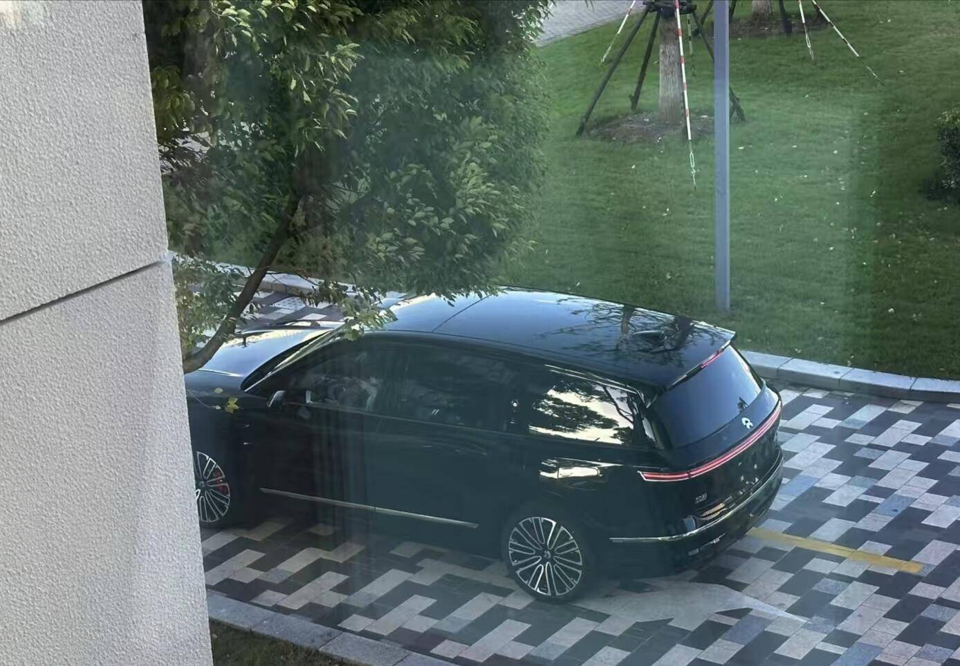 第三代蔚来ES8现身街头，大过问界M9+三激光雷达，配707马力_搜狐汽车_搜狐网