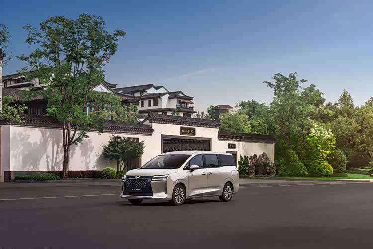 上汽通用五菱全新MPV星光730实车亮相 搭三种动力，配电动侧滑门_搜狐汽车_搜狐网