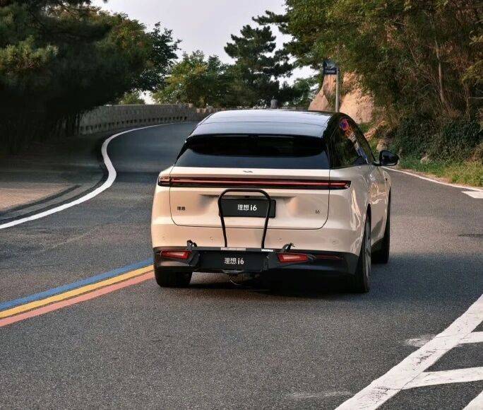 全新纯电SUV理想i6，5C快充+四驱_搜狐汽车_搜狐网
