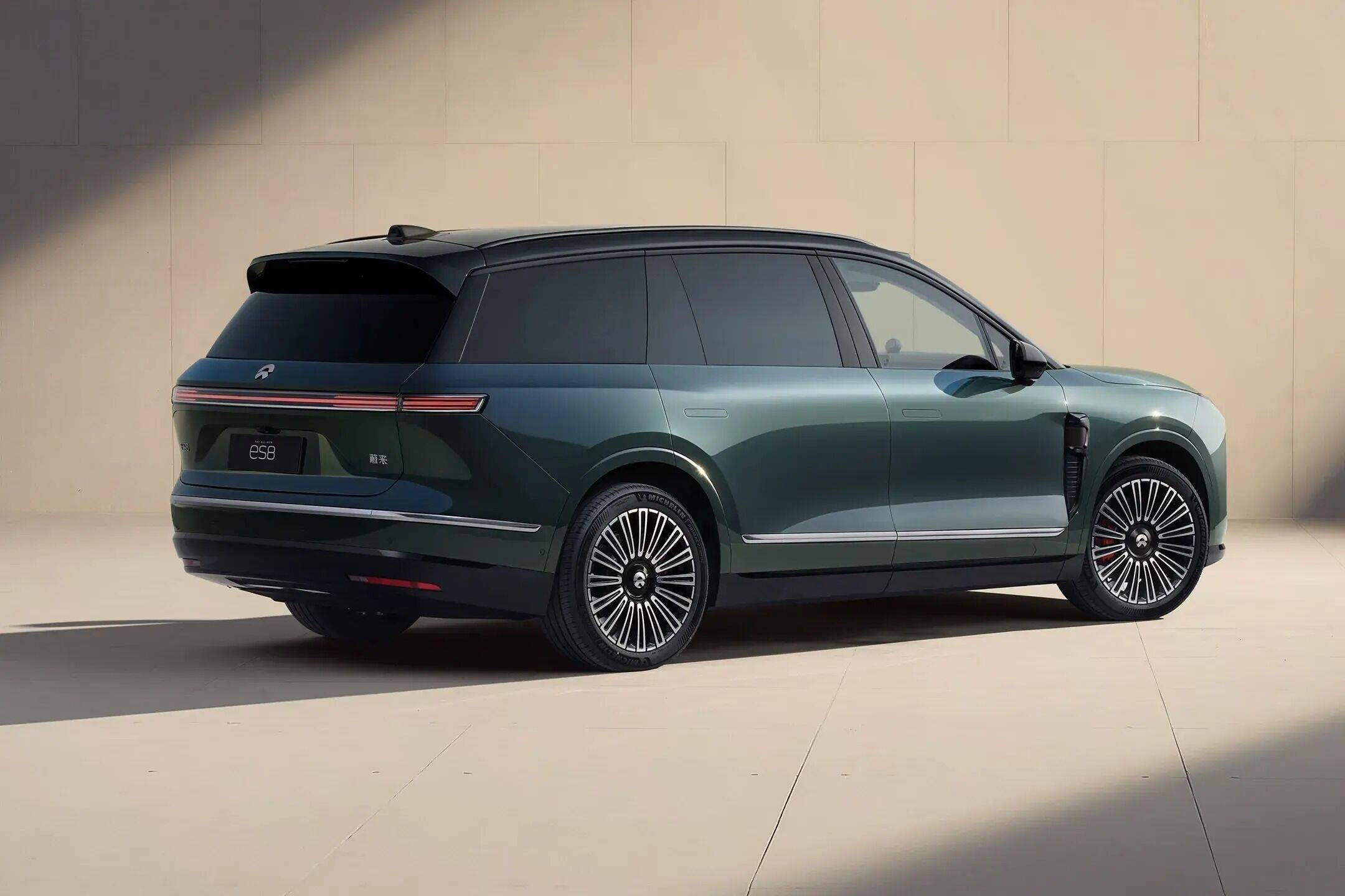 特斯拉Model YL对比蔚来ES8，中美造车新势力六座SUV怎么选?_搜狐汽车_搜狐网