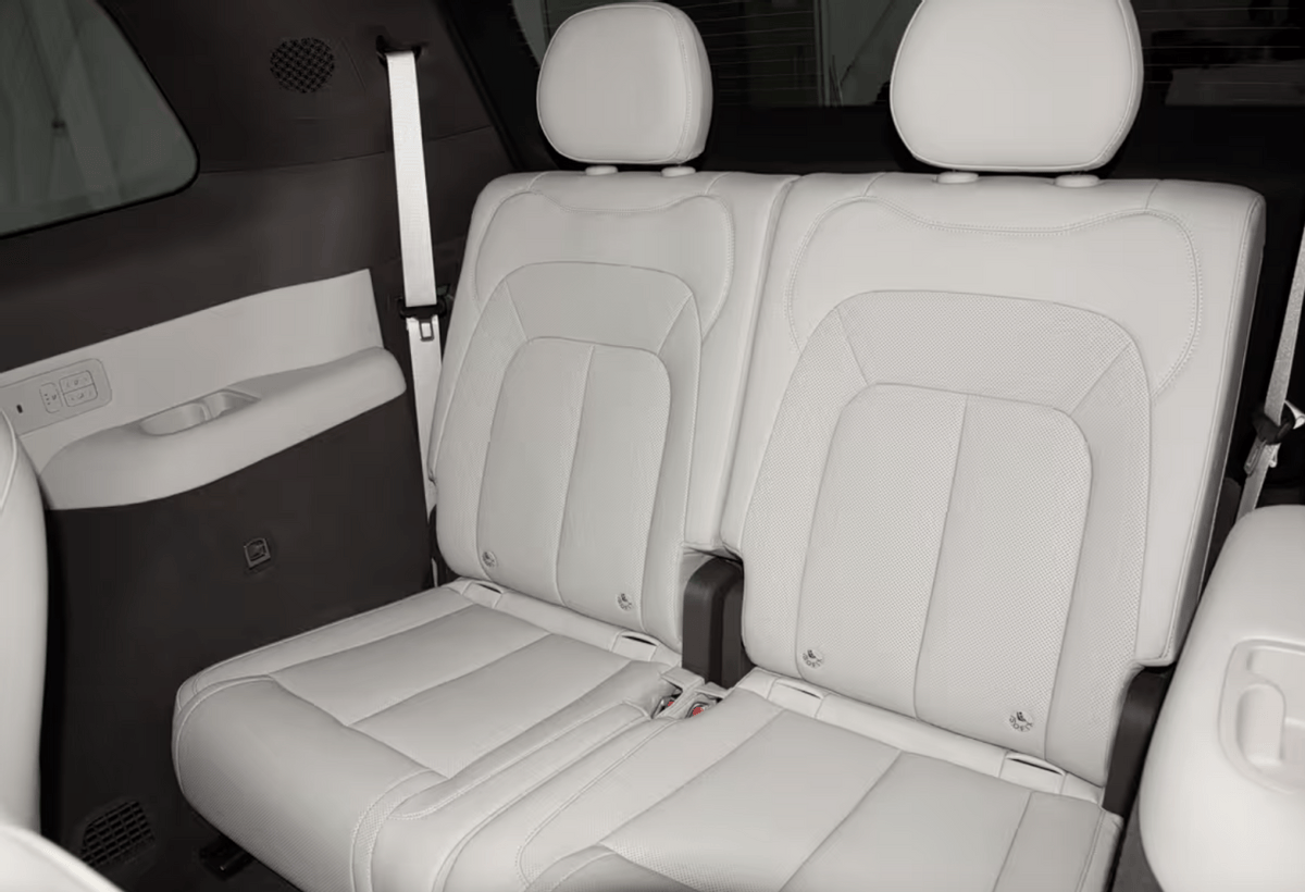 又一大六座SUV，腾势N8L售29.98万起，自己人都不放过_搜狐汽车_搜狐网