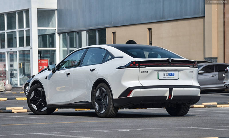 售价13.99-15.99万元 深蓝SL03/S7荣耀版正式上市_搜狐汽车_搜狐网