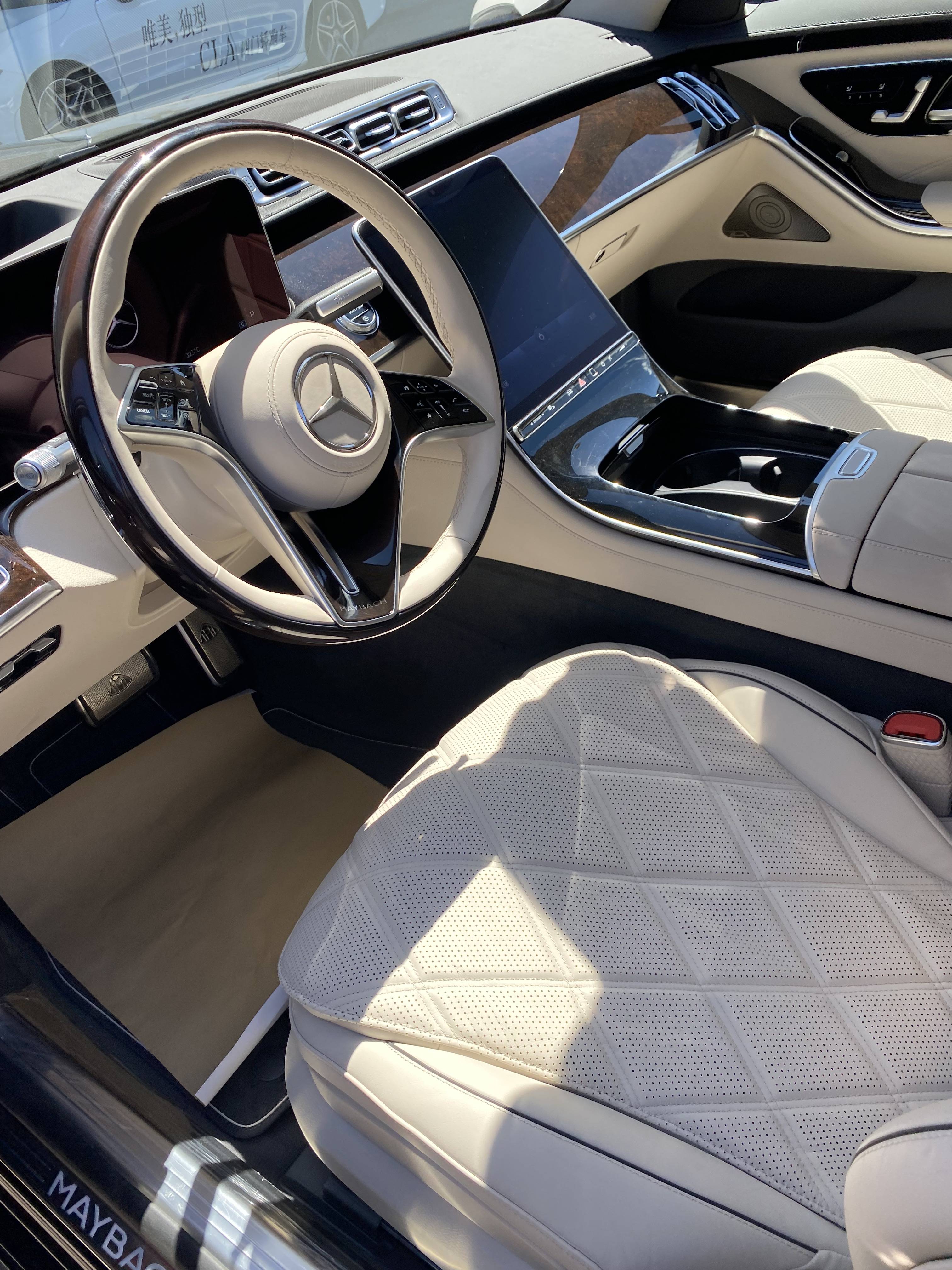 够“大“肚量 强“大”气场 方显人生壮阔 实拍2024款奔驰迈巴赫S480后排座椅_搜狐汽车_搜狐网