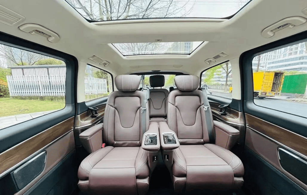 最大的“豪华MPV”来了，5.4米车长3.4米轴距，9AT带空悬才37万，明星都爱坐_搜狐汽车_搜狐网