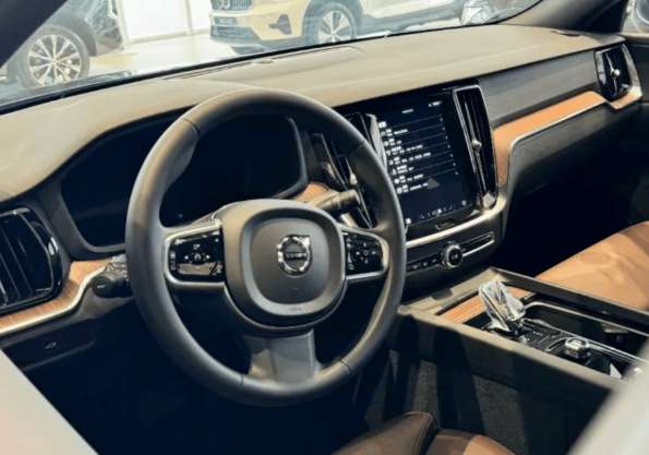 被严重低估的中型豪车，才卖19万起，2.0T+455马力，百公里提速4.5秒_搜狐汽车_搜狐网