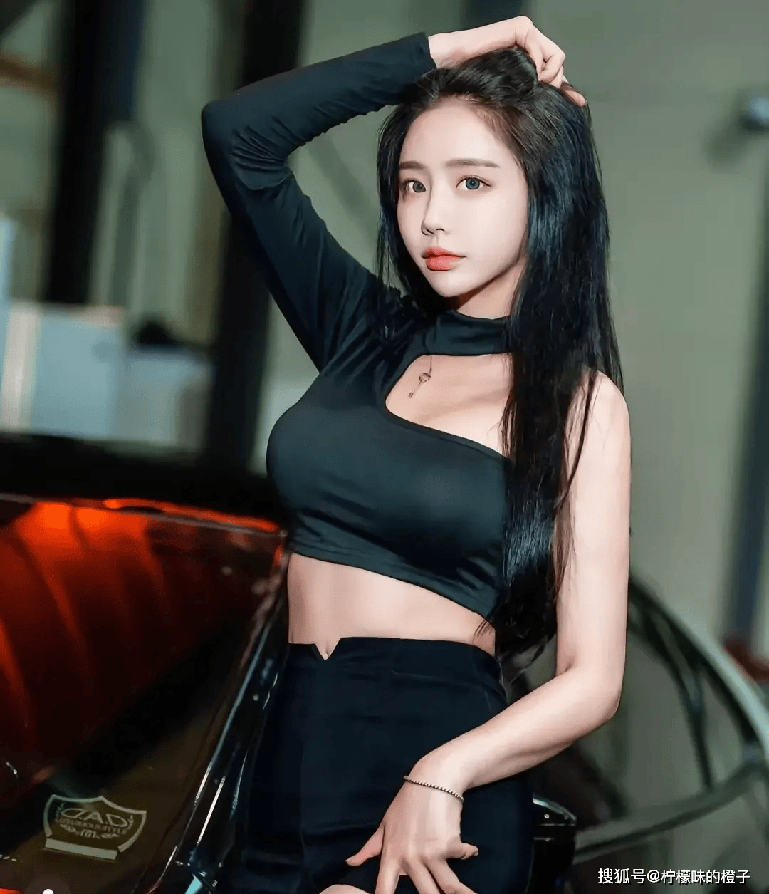 “这谁受的了”韩国顶级车模kim_haum！逆天童颜+完美腰臀！_搜狐汽车_搜狐网