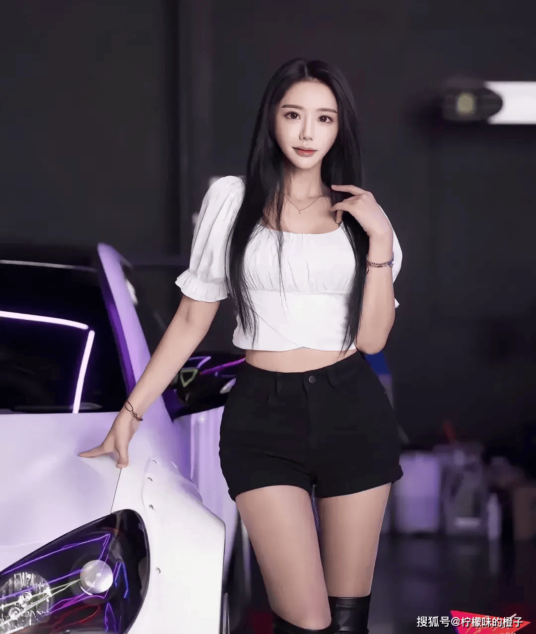 “这谁受的了”韩国顶级车模kim_haum！逆天童颜+完美腰臀！_搜狐汽车_搜狐网