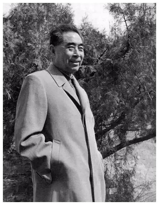 1955年周恩来在云南遇到初恋，提出想把她调到北京去，结果如何？邓颖超张若名革命