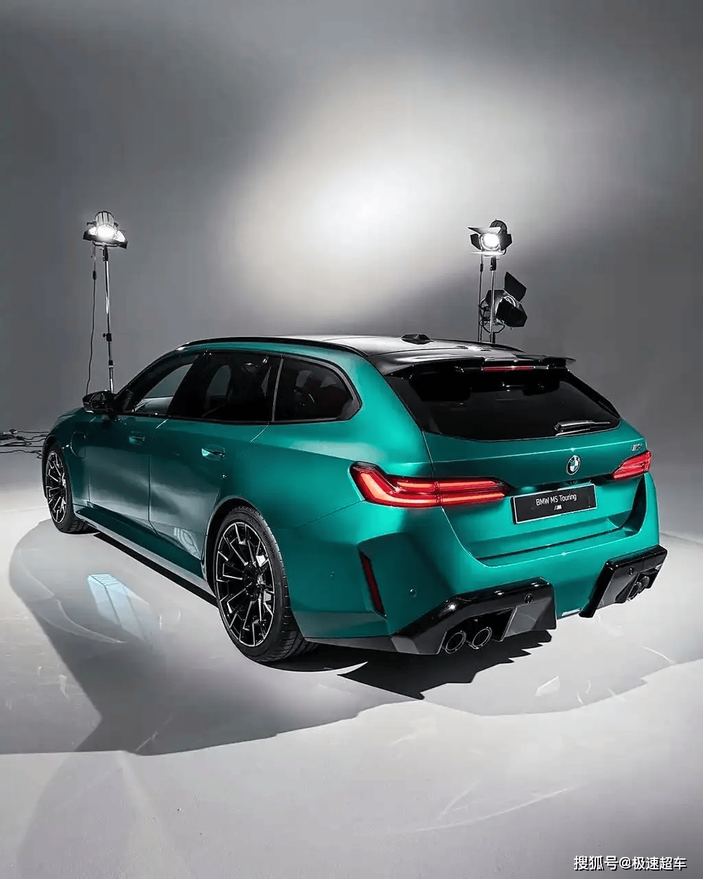 动感大气上档次！全新2025宝马M5实车首次亮相_搜狐汽车_搜狐网