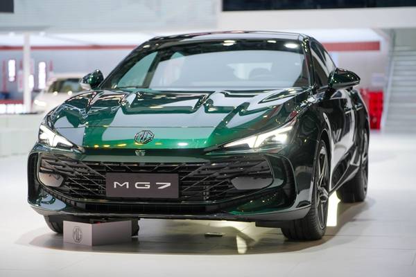 MG7 2025款首发P2P记忆泊车亮相广州车展_搜狐汽车_搜狐网