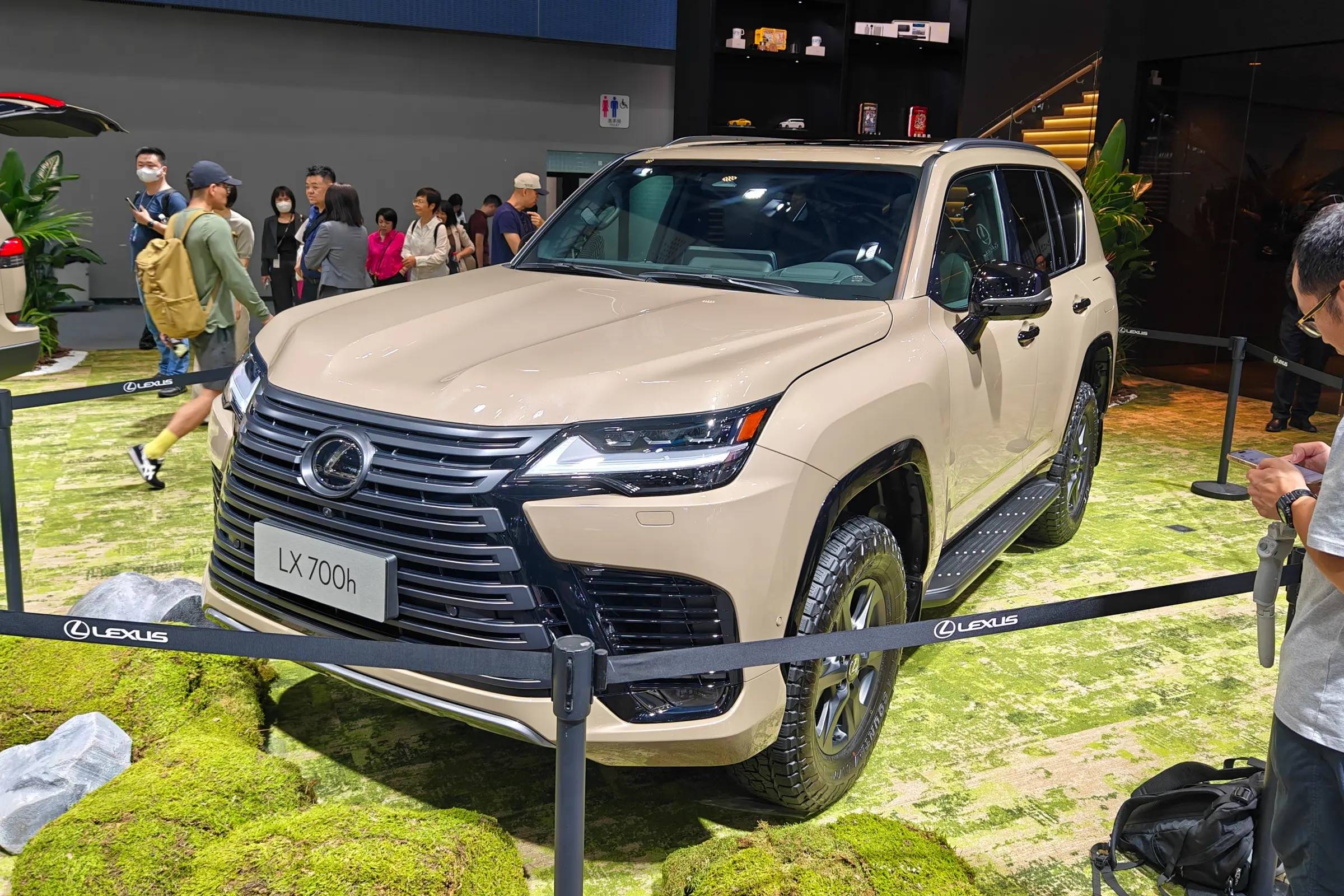 终于来了！雷克萨斯LX 700h正式上市，全新3.5T V6混动/125万起售_搜狐汽车_搜狐网