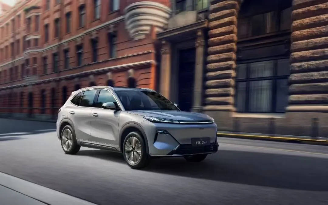 吉利银河星舰7 EMi上市，9.98万起售，新一代国民电混SUV来袭！_搜狐汽车_搜狐网