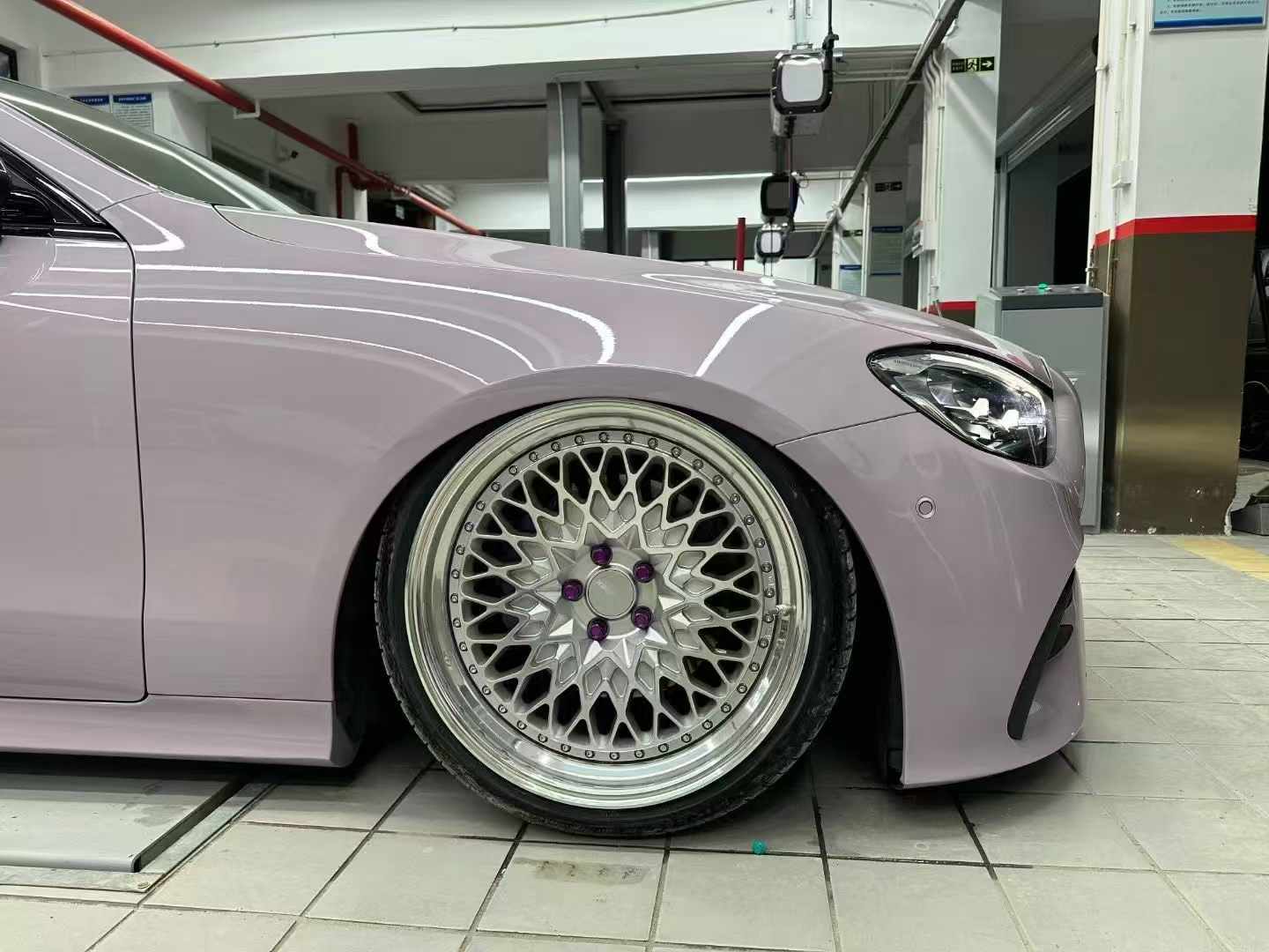 奔驰E Coupe改装AIRBFT气动避震：贴地姿态，优雅升级_搜狐汽车_搜狐网