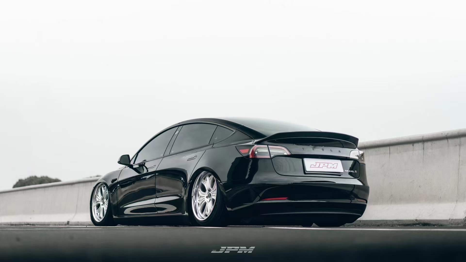 想让特斯拉 Model 3 回头率爆表？AIRBFT 能做到？_搜狐汽车_搜狐网