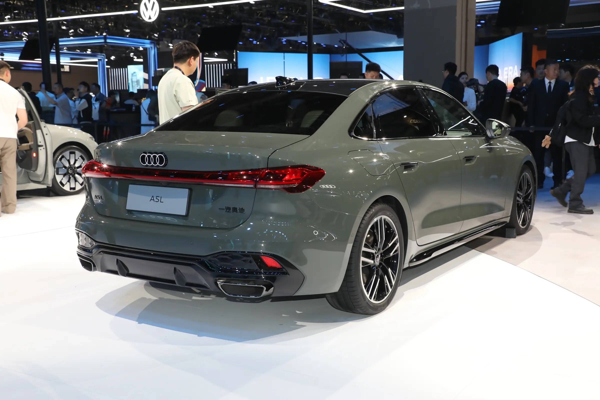 先享礼遇价25.68万元起！一汽奥迪A5L预售价公布，竞争宝马3系_搜狐汽车_搜狐网